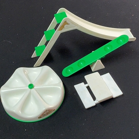 Hasbro | Toys | Vintage Green And White Weeble Playground Toy Set ...